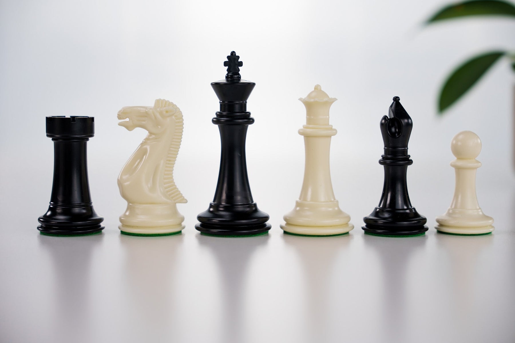 3 3/4" Executive Staunton II Chess Pieces, Black and White