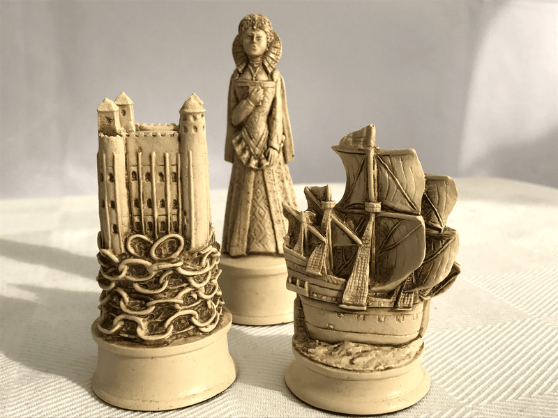 Elizabethan Chess Pieces by Berkeley - Cardinal Red