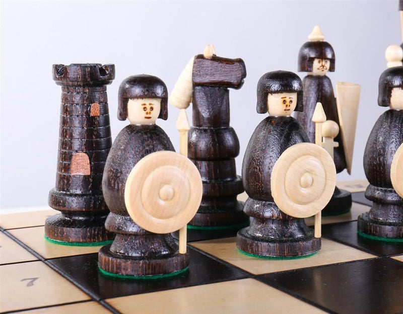 Large Magnat Style Chess Set With Storage