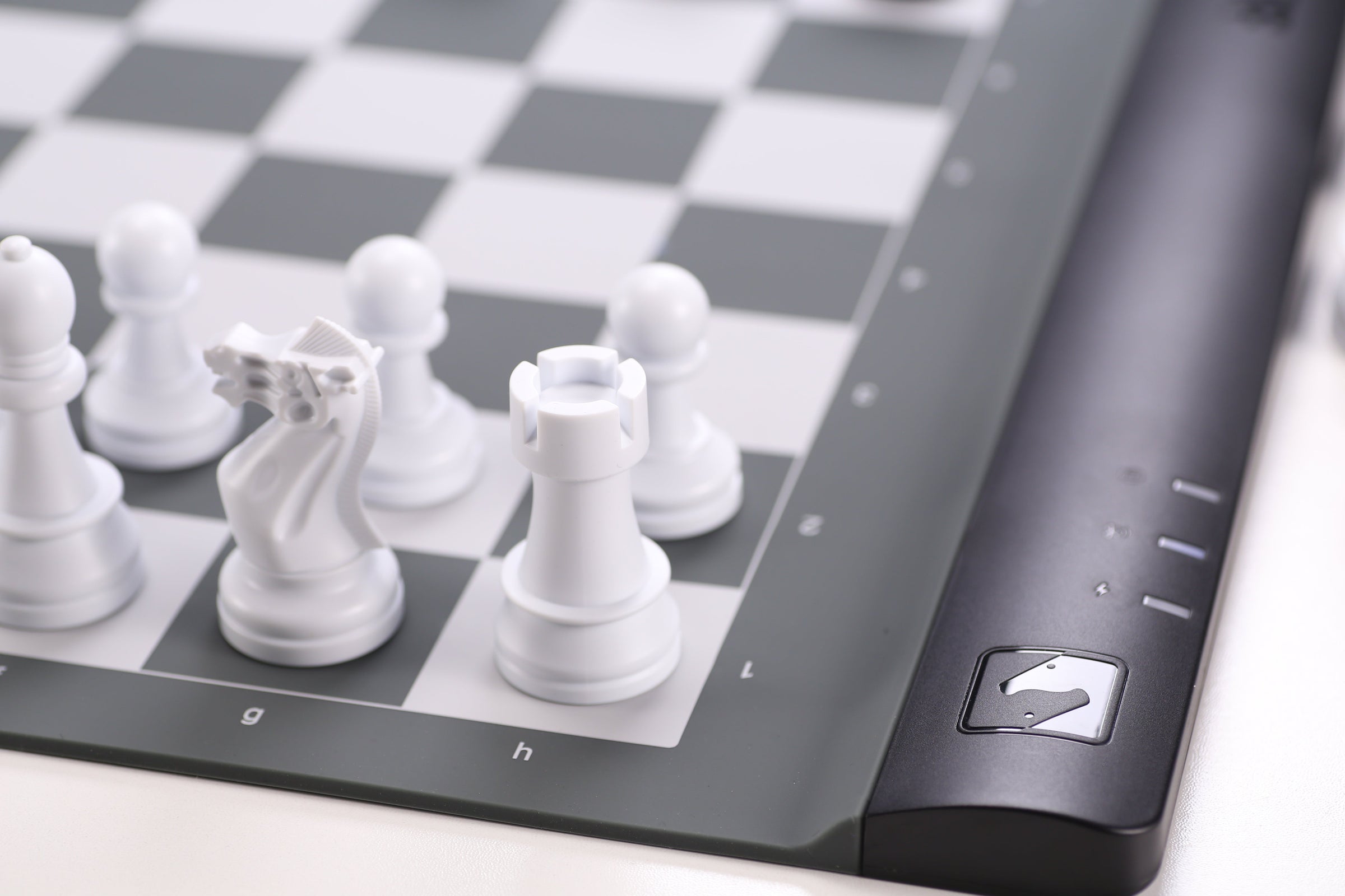 SINGLE REPLACEMENT PIECES: The Square Off Pro Chess Set