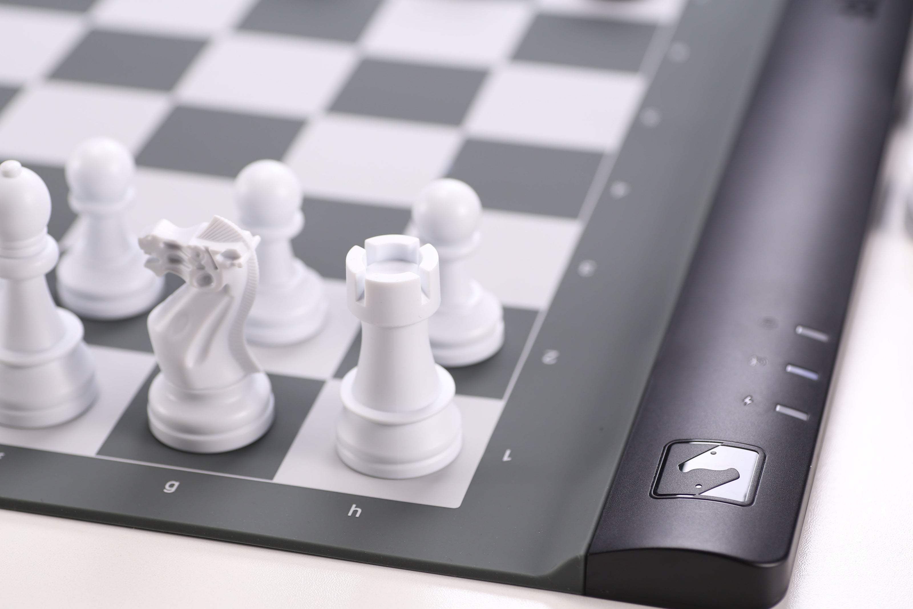 SINGLE REPLACEMENT PIECES: The Square Off Pro Chess Set