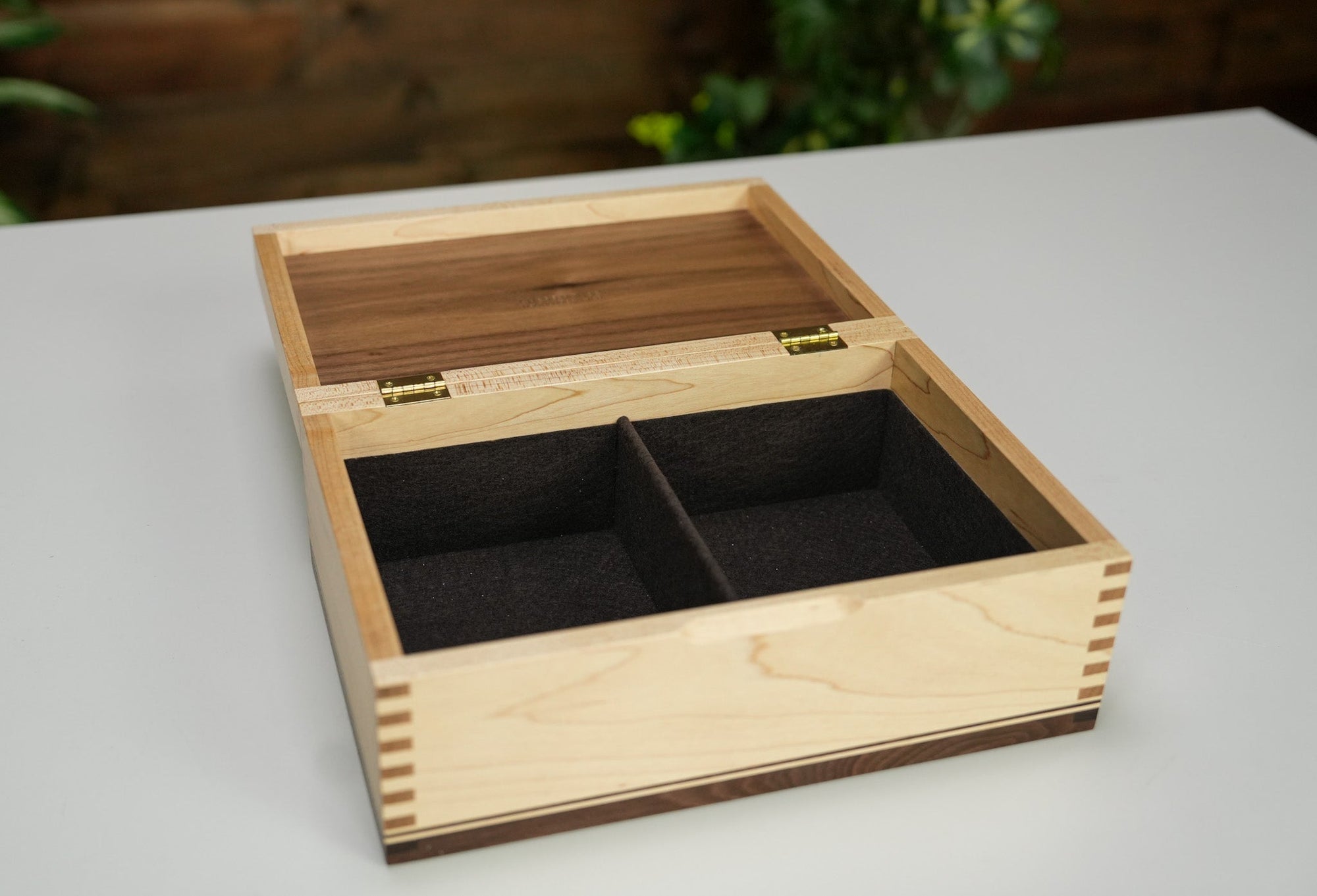 JLP Walnut and Maple Premium Hardwood Chess Piece Box (for standing pi
